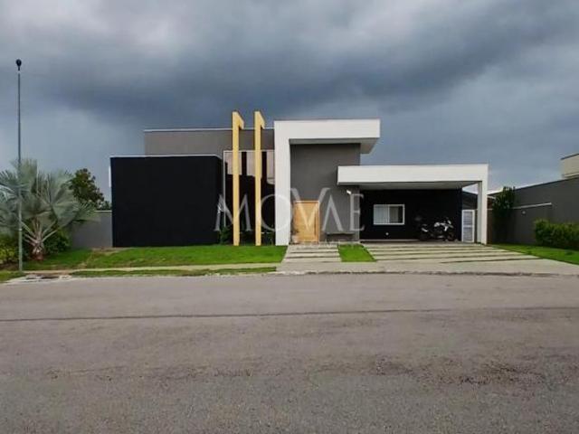 Casa térrea em condomínio de Alto Padrão