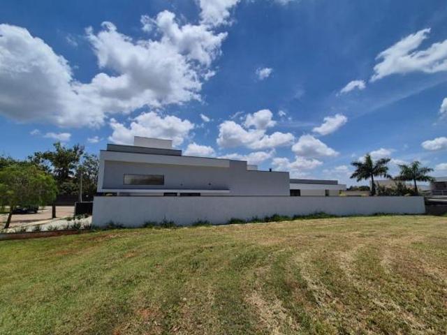 Casa térrea em Condomínio em Araçoiaba da Serra