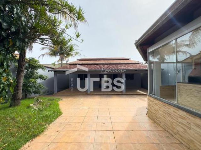Casa Térrea em condomínio fechado