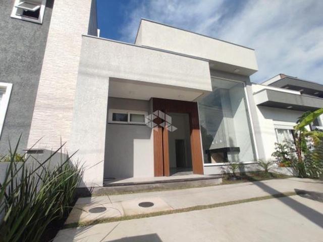 Casa térrea em condomínio fechado
