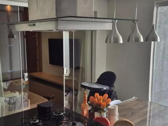 Casa térrea em condomínio fechado de esquina!