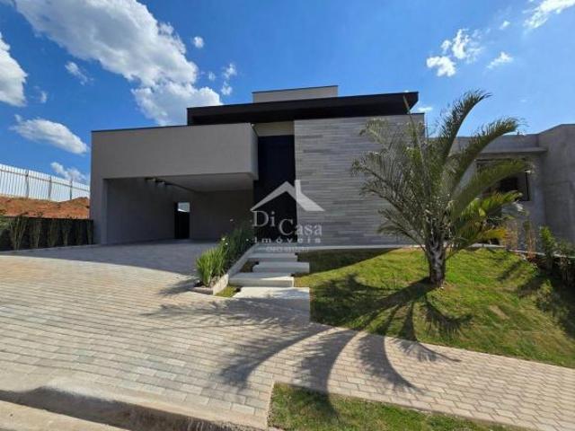 Casa terrea em condomínio fechado nova e moderna