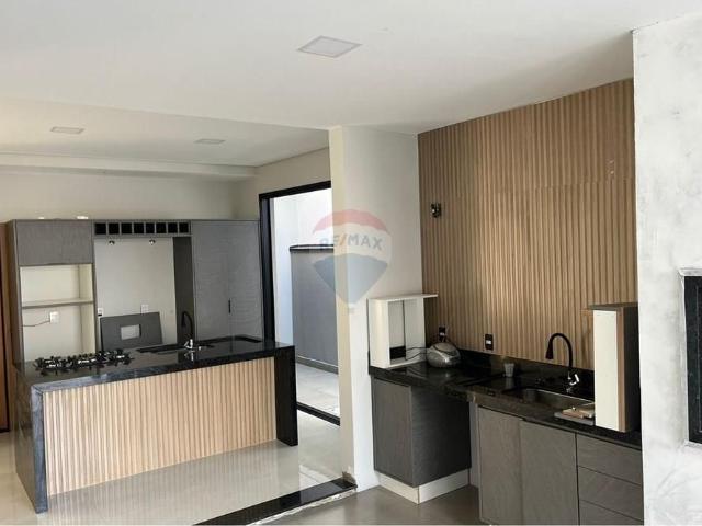 CASA TERREA EM CONDOMINIO RENASSENCE 3 SUITES
