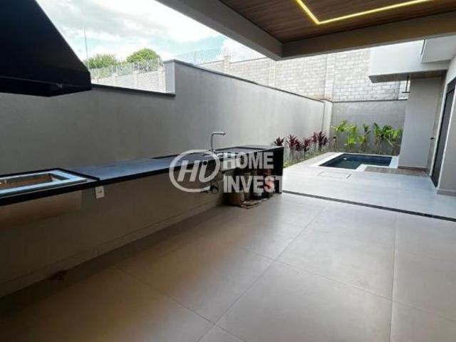 Casa térrea em condomínio