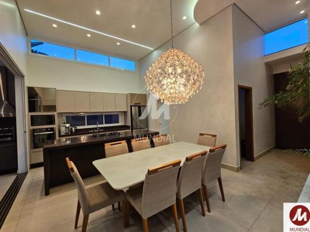 Casa térrea em condominio 3 dormitórios/suite, cozinha planejada, portaria 24 horas, lazer, espaço