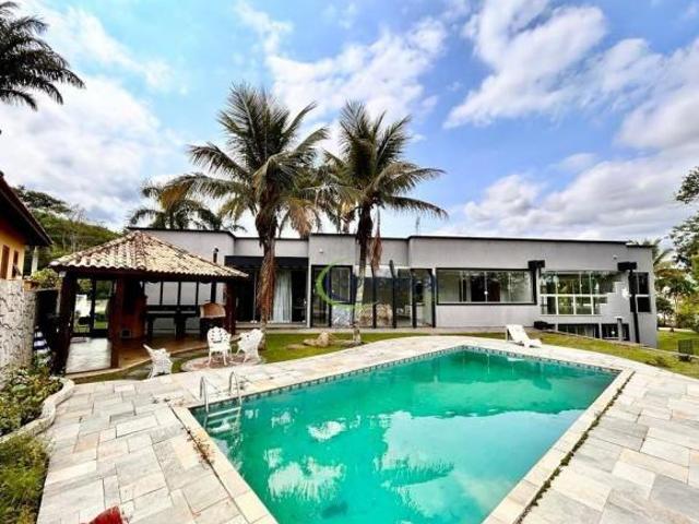 Casa térrea em condomínio 4 dorms senso 2 suítes!