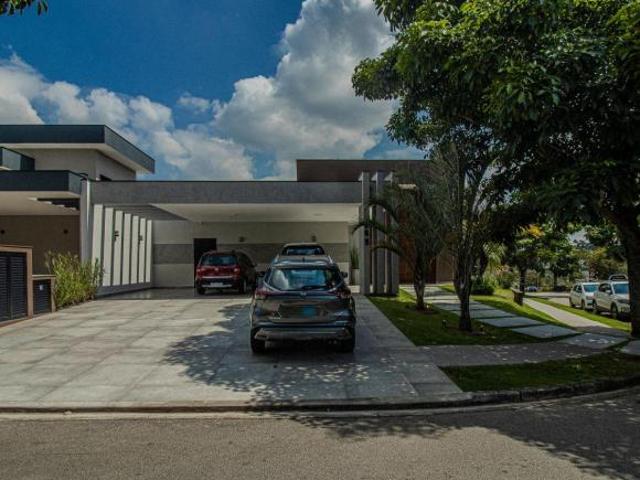 Casa térrea em Cotia Condomínio Vintage Região da Granja Vianna