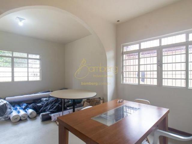 Casa Térrea em excelente localização