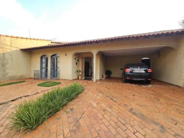 Casa Térrea em Excelente Localização – Oportunidade de Negociação!