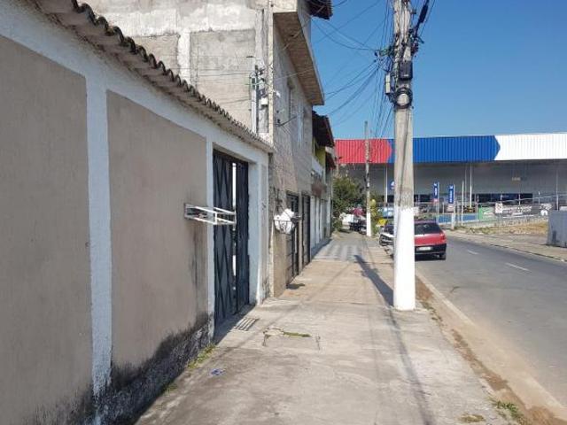 Casa térrea em Ferraz/Excelente terreno para comércio ou moradia