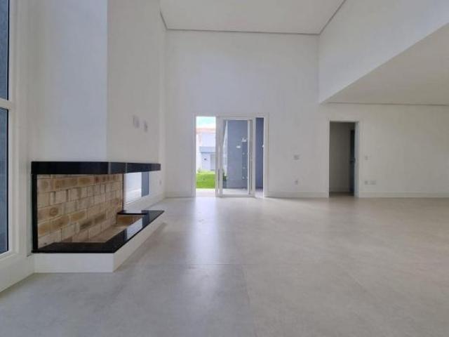 Casa térrea em Ipanema com 03 Dormitórios