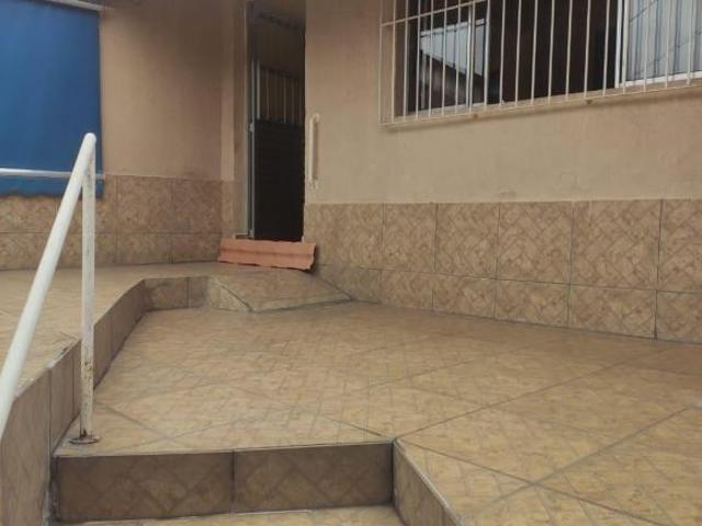 Casa Térrea em Osasco: 2 Dormitórios e 2 Banheiros por R$500k