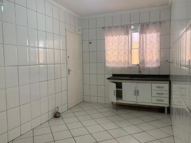 CASA TERRÉA EM ÓTIMA LOCALIZAÇÃO NO JARDIM DAS INDÚSTRIAS