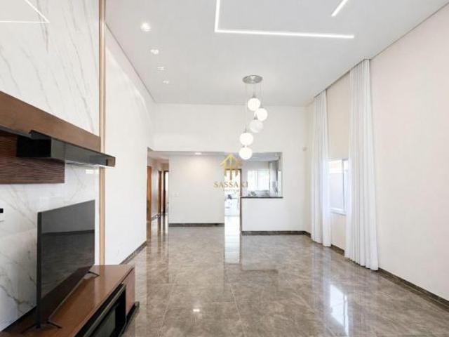 CASA TERREA EM PINHAIS COM QUINTAL 4 QUARTOS 2 DEMISUITES 1 SUITE