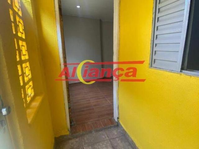 Casa térrea em rua fechada Zona Norte