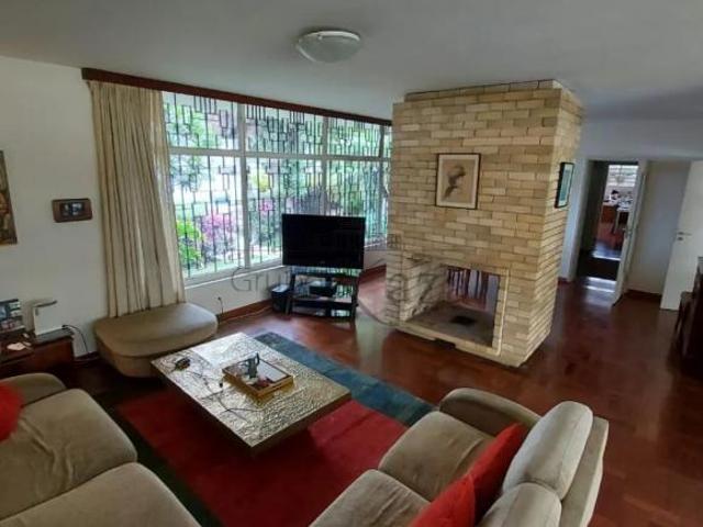 Casa Terrea em Rua Fechada Paineiras do Morumbi 4 Suítes 744m²