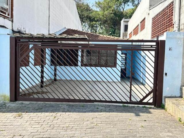 Casa Térrea em rua privativa 100 metros 2 Quartos com quintal FL34