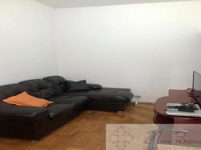 Casa térrea em rua tranquila e arborizada