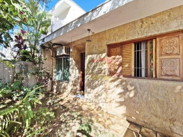 Casa Térrea em Santana, com 5 quartos e 5 vagas, próximo ao Colégio Imperatriz Leopoldina