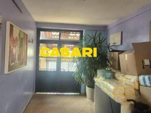 Casa Térrea Espaçosa 215m², 3 quartos, Edícula, Espaço Gourmet e 3 Vagas no Jordanópolis!