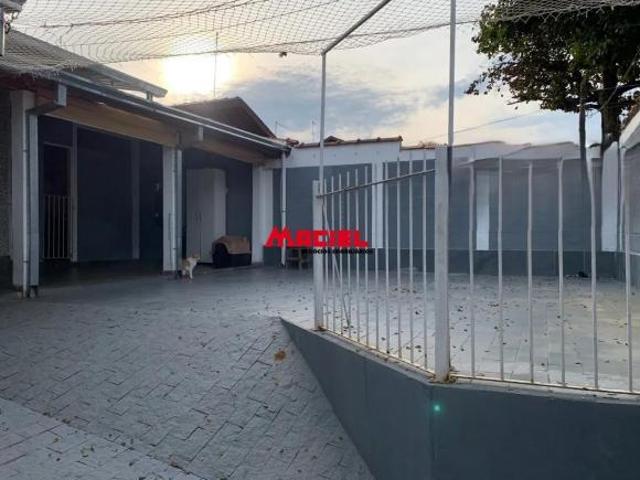 Casa Térrea Espaçosa com Sustentabilidade no Bairro Vista Verde`