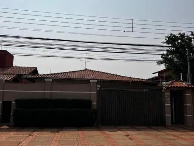Casa térrea espaçosa e aconchegante á 05 minutos do Shopping Campo Grande!