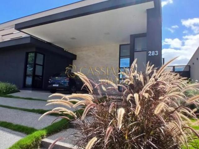 Casa térrea estilo resort em condomínio fechado