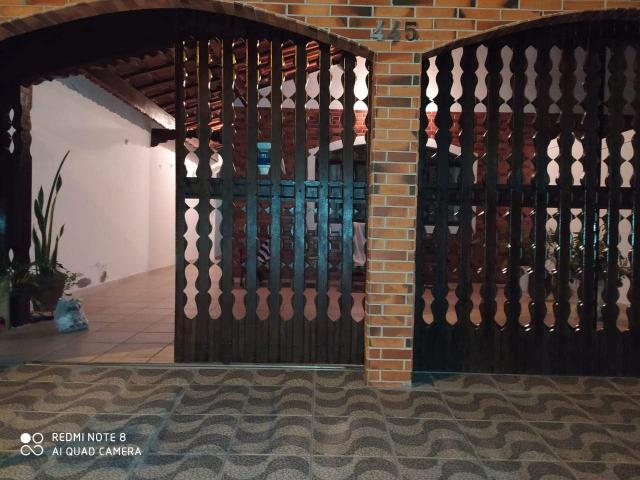Casa terrea excelente espaço 2 dorm,sala coz, 2 banheiros, area de serviço com churrasqueira