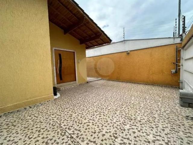 Casa Térrea Excelente Oportunidade 4 Suítes, 6 Banheiros 250m² Tremembé