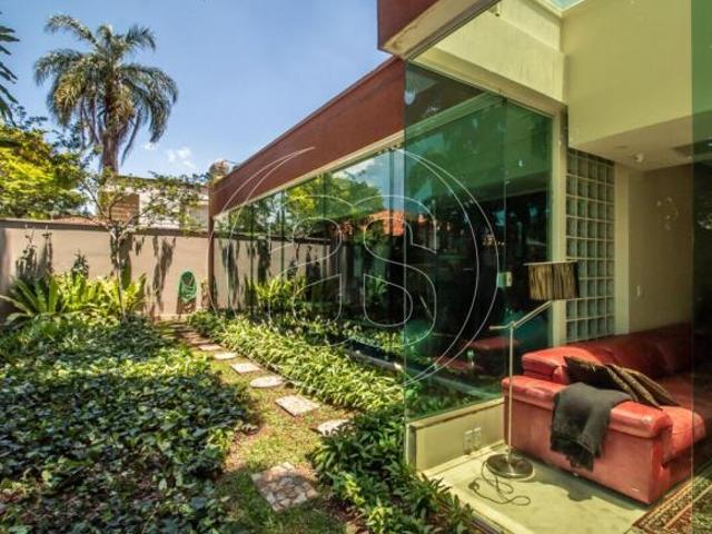 CASA TÉRREA EXCLUSIVA COM 04 SUÍTES E LINDO JARDIM ALTO DA BOA VISTA