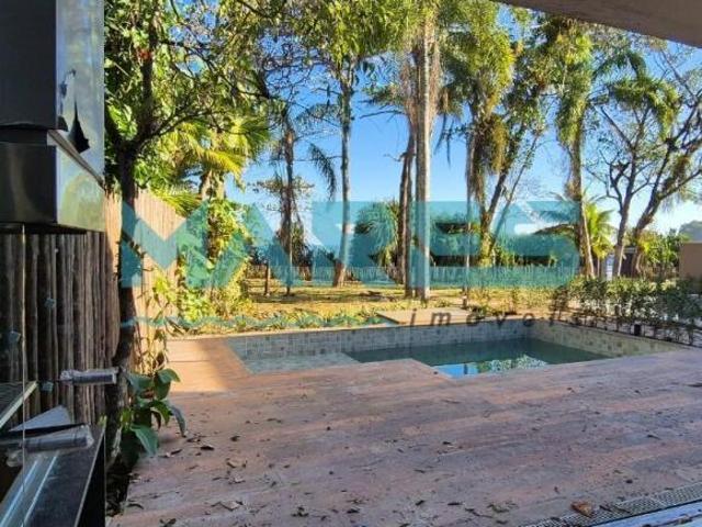 Casa Terrea Frente ao Mar de Camburizinho