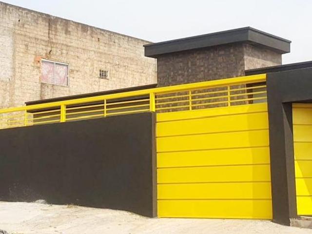 CASA TERREA GARAVELO Casa de Rua com 3 Quarto s por R$ 400000.00 no setor Setor Garavelo Residencia