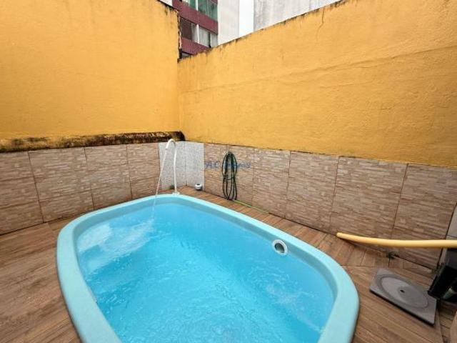 Casa Térrea Geminada com Churrasqueira e Piscina no Forte!