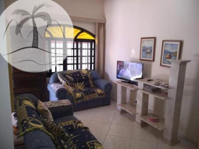 Casa Térrea geminada em ótimo estado com 3 dormitórios