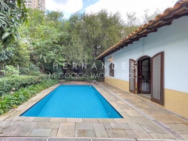 Casa térrea ideal para reforma no condomínio Alphaville residencial 1
