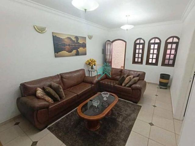 Casa Térrea IMPECÁVEL com 243m², composto por 3 quartos sendo 1 suíte, à venda por R$ 1.200.000 Ba