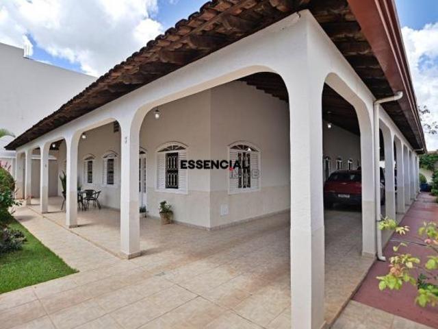Casa Térrea Imponente à Venda – Setor de Mansões de Sobradinho/DF | Não aceita financiamento