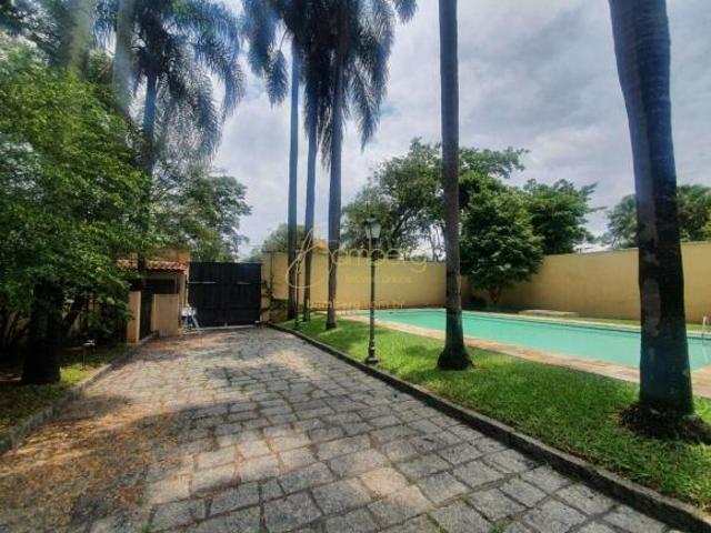 Casa Térrea Imponente muito iluminada e arejada