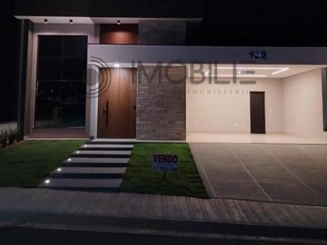 Casa térrea inteligente com 3 suítes, piscina e infraestrutura completa no Condomínio Maria Cândida