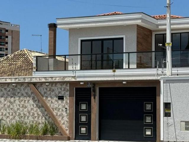 Casa Térrea Isolada de Alto Padrão no Balneário Flórida | Piscina e 3 Suítes
