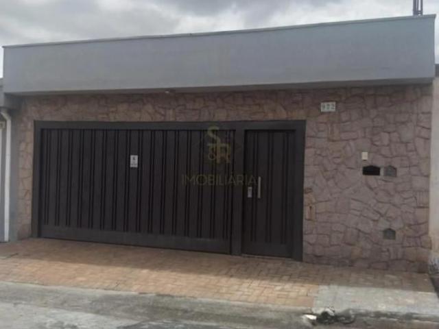 Casa Térrea Ipiranga com 06 Vagas de Garagem