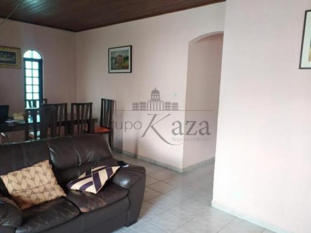 Casa Térrea Jardim Guimarães 3 Dormitórios 180m² Aceita Permuta