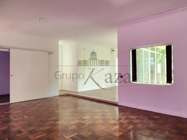 Casa Térrea Jardim Esplanada 3 Dormitórios 292m²