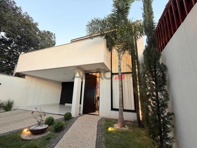 Casa Terrea Jardim Mirabel Casa de Rua com 3 Quarto s por R$ 990000.00 no setor Jardim Mirabel VN40