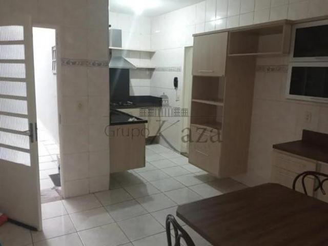 Casa Térrea Jardim Satélite 3 Dormitórios 300m²