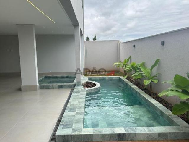 CASA TÉRREA JARDINS BOLONHA Casa em Condomínio com 4 Quarto s por R$ 1850000.00 no setor Jardins Bo