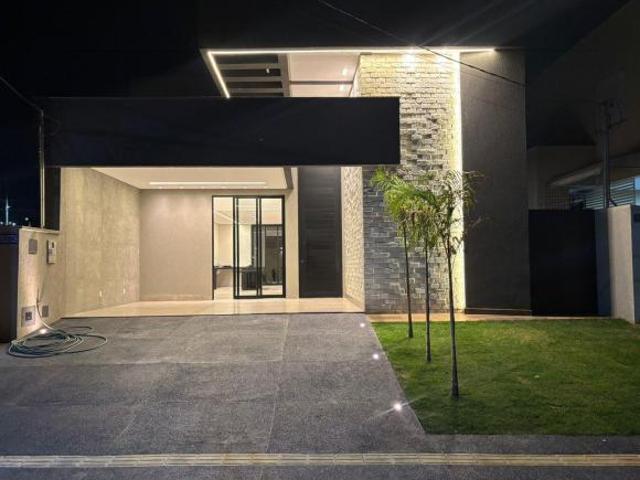 CASA TERRÉA JARDINS CAPRI Casa em Condomínio com 3 Quarto s por R$ 1290000.00 no setor Jardins Capr