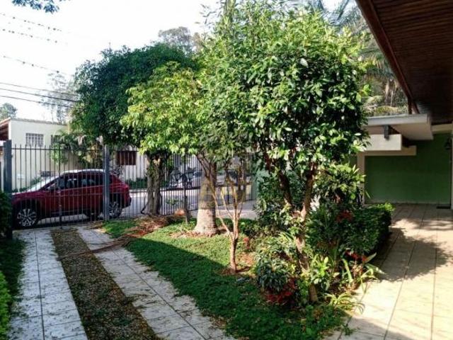 CASA TÉRREA LOCALIZADA PARQUE CONTINENTAL / LINDA BEM DECORADA