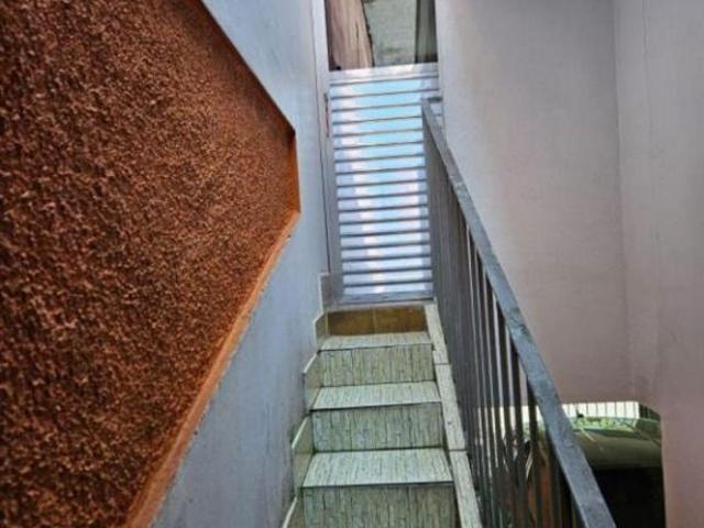 CASA TERREA LOTE INTEIRO COM DEP DE EMPREGADA E JARDIM