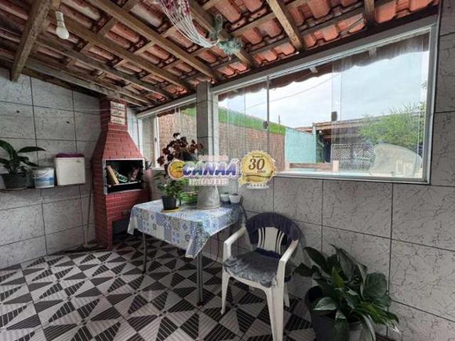 Casa térrea, lote inteiro na Praia de Mongaguá. 3 dormitórios